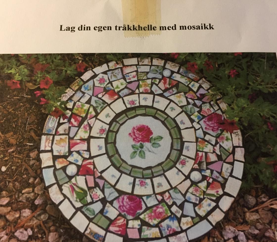 Lag din egen tråkkhelle med mosaikk | Bygdekvinnelaget Lag din egen tråkkhelle med mosaikk | Bygdekvinnelaget